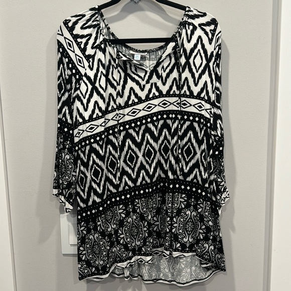 LuLaRoe | Tops | Lularoe Debra Peasant Top | Poshmark